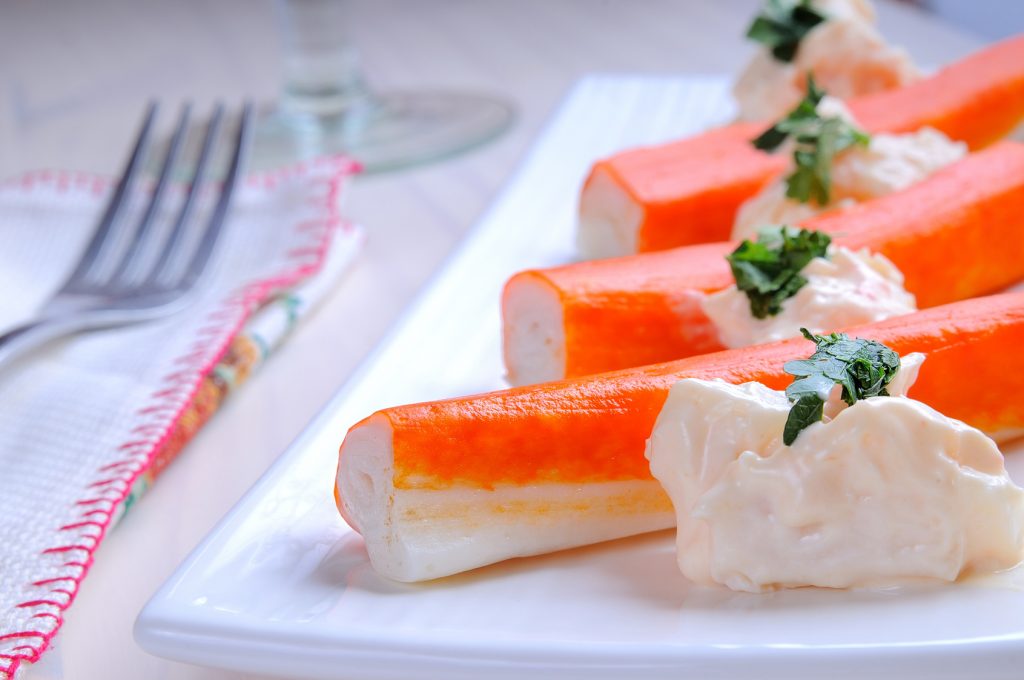 Surimi cos'è, ingredienti e origine: cosa sono veramente?